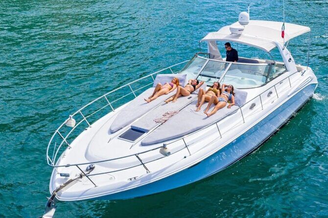 Espiritu Santo and Sealion Swimming aboard a luxury yacht - An Honest Breakdown of the Tour