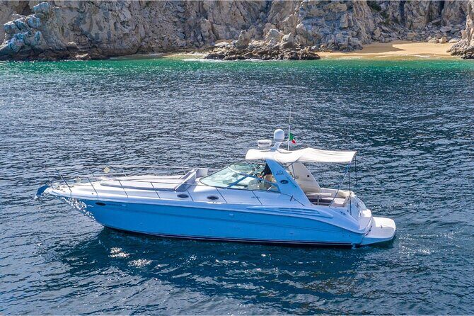 Espiritu Santo and Sealion Swimming aboard a luxury yacht - Who Should Consider This Tour?