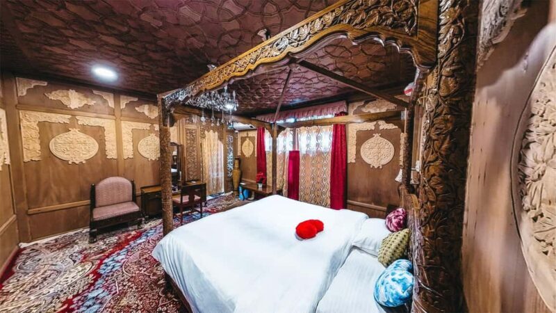 Essence of Kashmir 5 days 4 Night Accommodation With Tours - Practical Insights and Value