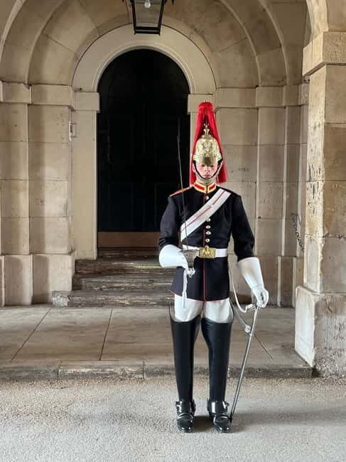 Essential London Introductory Tour with a Londoner - An In-Depth Look at the Tour Experience