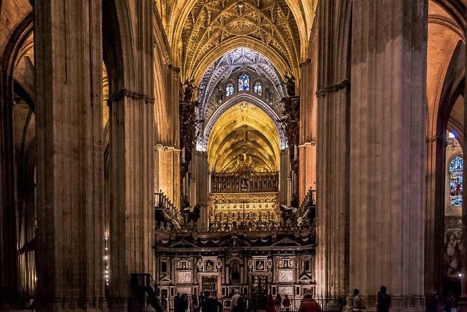 Essential Monumental Guided Tour in Seville - Key Points