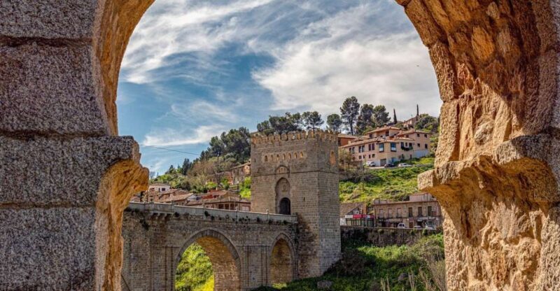 Essential Toledo with monuments and optional Legends tour - Key Points