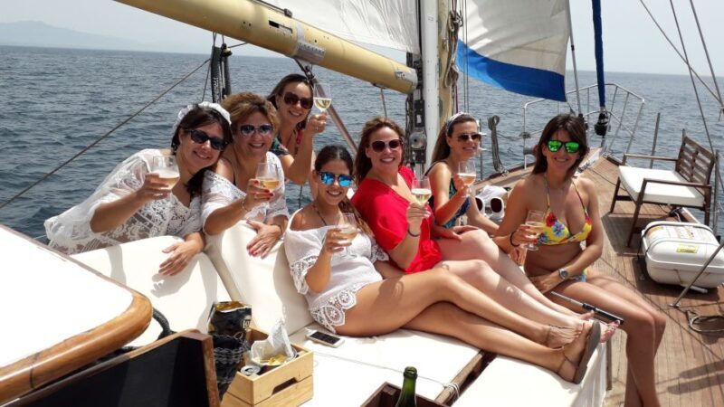 Estepona: Dolphin Watching Sailboat Cruise with Drink - Key Points