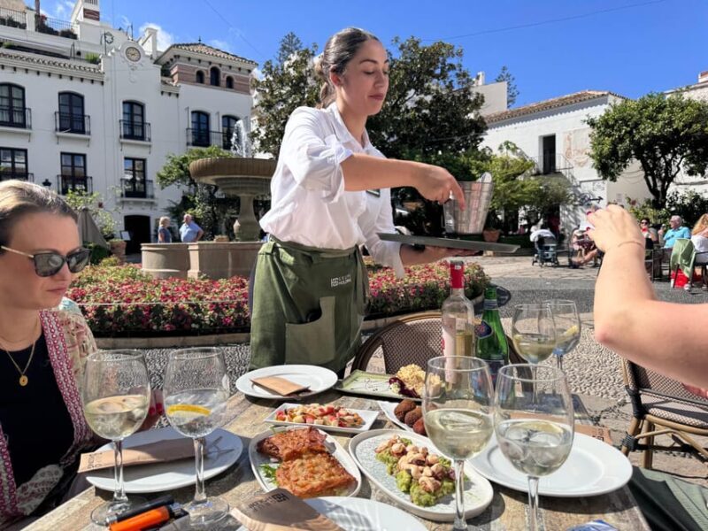Estepona old town tour with tapas tasting - Key Points