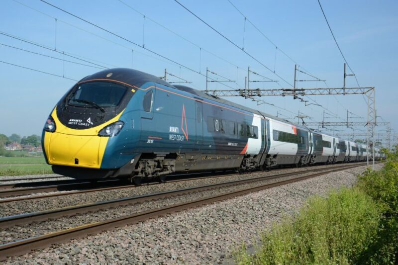 Etihad Stadium: Manchester City FC Tour by Rail From London - Return to London — A Relaxed End to a Full Day
