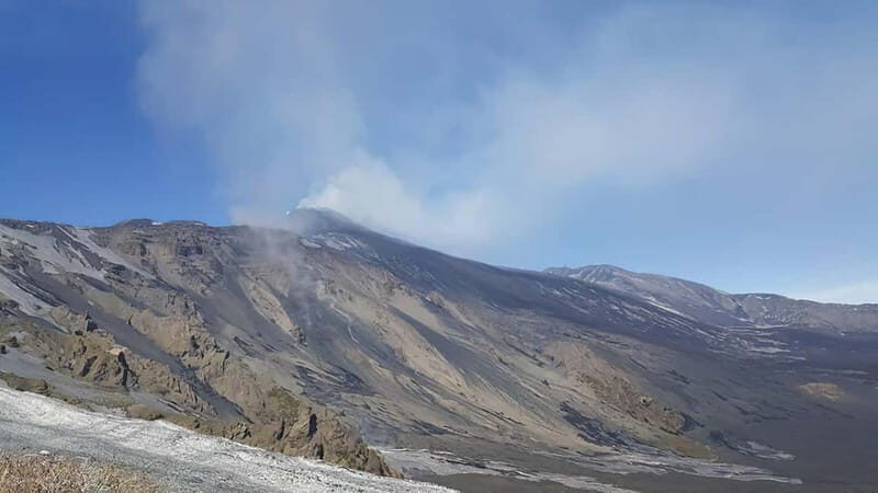 Etna and surroundings with honey tasting - Key Points