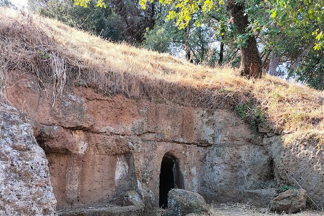 Etruscan Countryside Lake and Fortress Tour from Civitavecchia - An In-Depth Look at the Itinerary