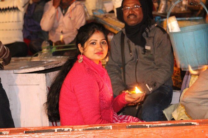 Evening Arti Ceremony - The light performance on the Bank of Ganges in Varanasi - Summary