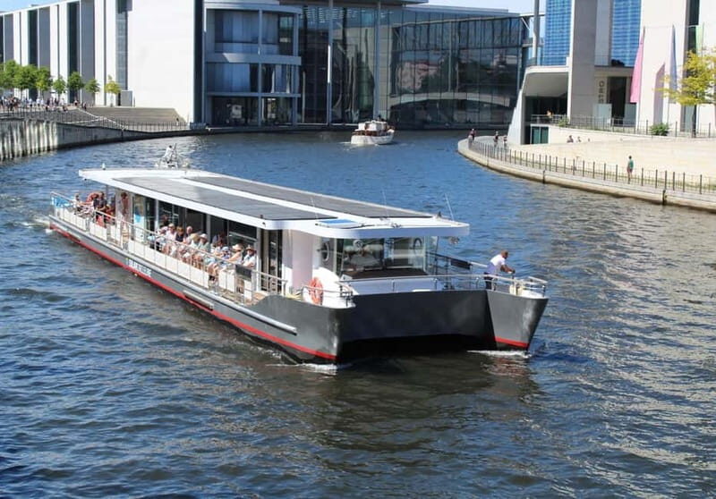 Evening Boat Tour 1.5 hour with our solarcatamaran - Introduction: Why This Tour Might Be Your Ideal Berlin Water Experience
