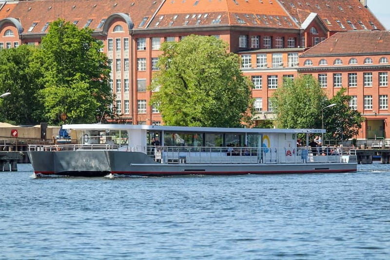 Evening Boat Tour 1.5 hour with our solarcatamaran - The Itinerary: From the Start at UBER PLATZ to the Highlights