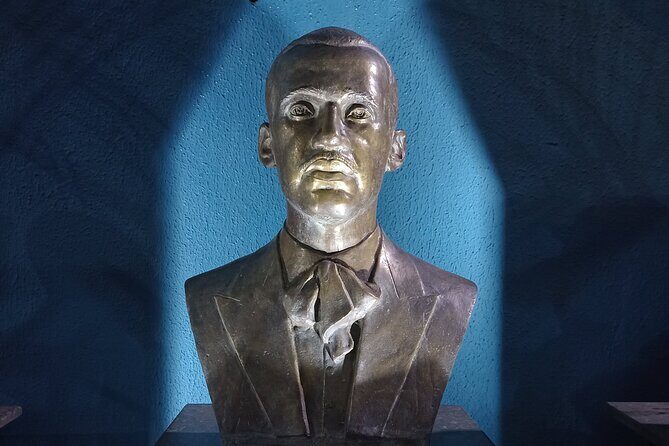 Evening Experience at a Carioca Samba School - The Value of a Guided Cultural Experience