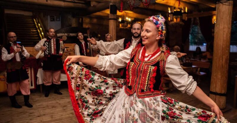 Evening Folk Show, singing, dancing and delicious food! - Final Thoughts