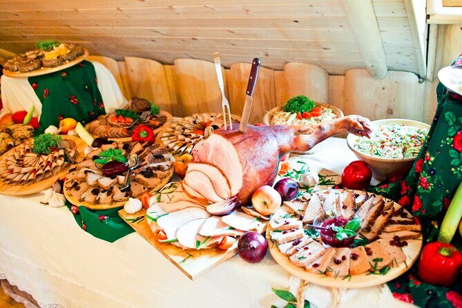 Evening Folk Show, singing, dancing and delicious food - FAQ about the Evening Folk Show