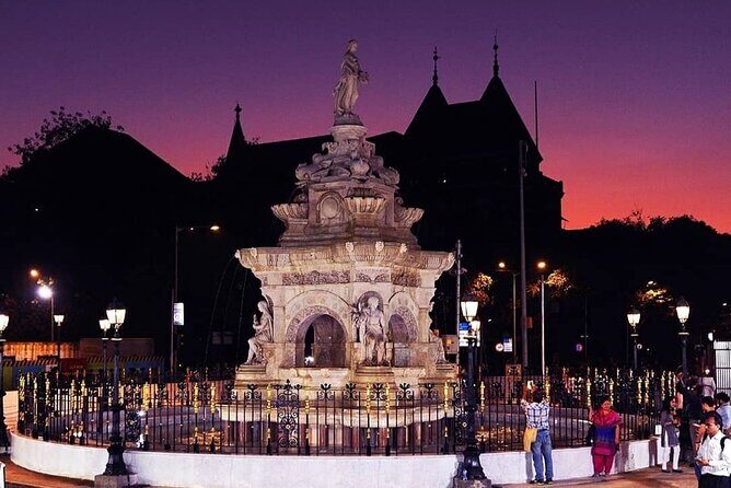 Evening Mumbai by Foot Street Food and Heritage - The Guide and Group Dynamics