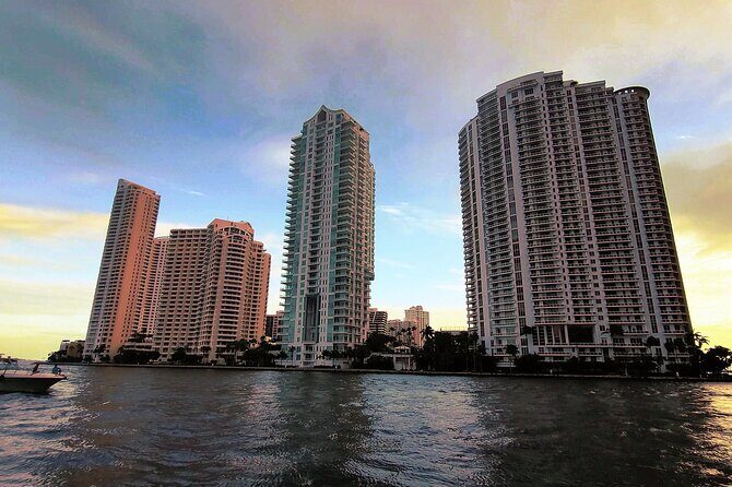 Evening Sightseeing Cruise on Biscayne Bay Miami - FAQs