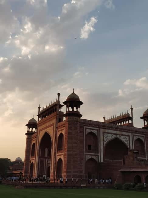 Evening tour of Agra city with Sunset Taj Mahal & Agra Fort - FAQ