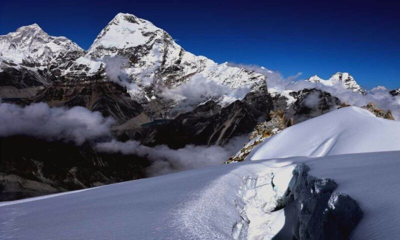 Everest Region: Mera Peak Climbing - Logistical Comfort and Challenges