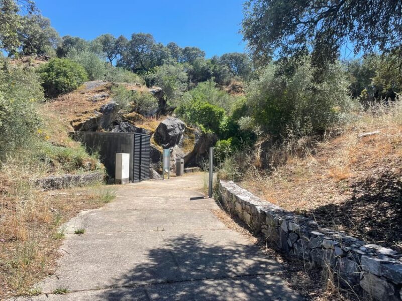 Évora or Montemor: Guided Tour of the Escoural Caves - The Sum Up: Who Should Consider This Tour?
