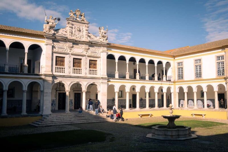 Évora: Private & Flexible Walking Tour in Historic Center - In-Depth Look at the Route and Sites
