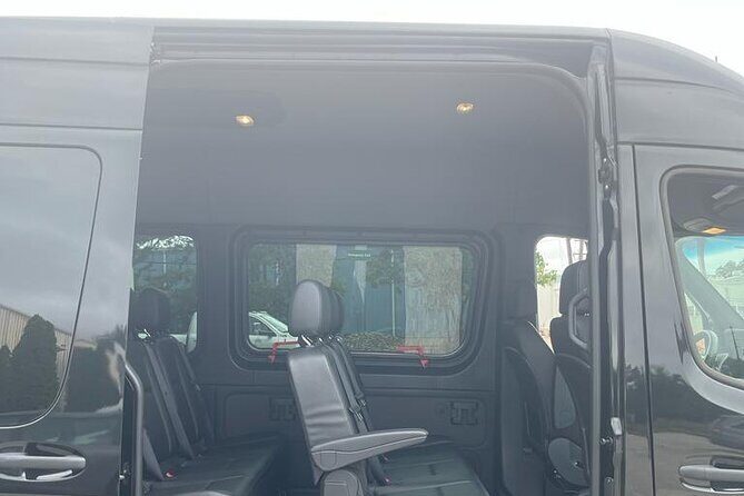 EWR/Manhattan Airport Transfer in Luxury Van-One Way Transfer. - Transit Experience and Vehicle Comfort
