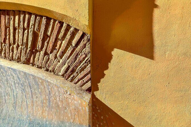 Excellent Private Photography Walking Tour & Workshop in Valencia - Exploring the Tour in Detail