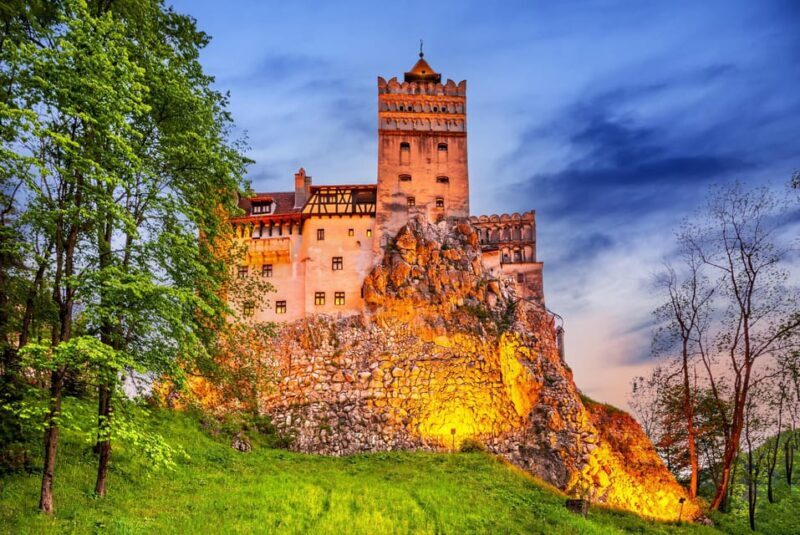 Exclusive 1-Day Minivan 8 : Draculas, Peles Castle & Brasov - An In-Depth Look at the Tour Experience