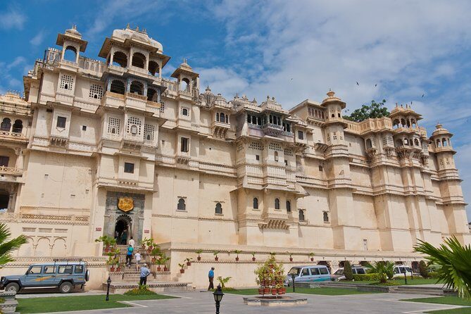 Exclusive 1-day Udaipur Tour with High End SUV Car. - An In-Depth Look at the Itinerary
