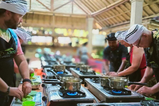 Exclusive Authentic Balinese Cooking Class at Family home - Key Points