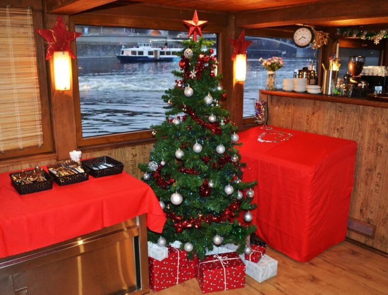 Exclusive Christmas cruise with Christmas Eve buffet - FAQs about the Christmas Cruise