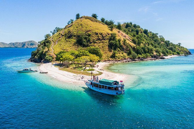 Exclusive Early Bird Komodo Tour: Beat the Crowds by Speed Boat - A Detailed Exploration of the Tour Experience
