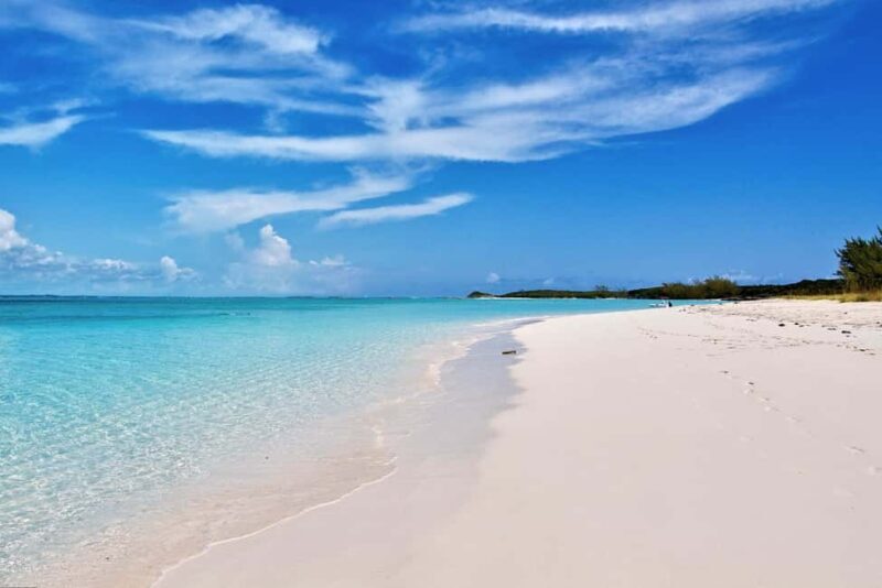 Exclusive Fly-In Premium Beach Experience from Nassau - Aerial Arrival: A Journey Above the Exuma Cays