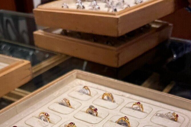 Exclusive Half Day Shopping Tour With Female Consultant - Why This Tour Is a Great Choice