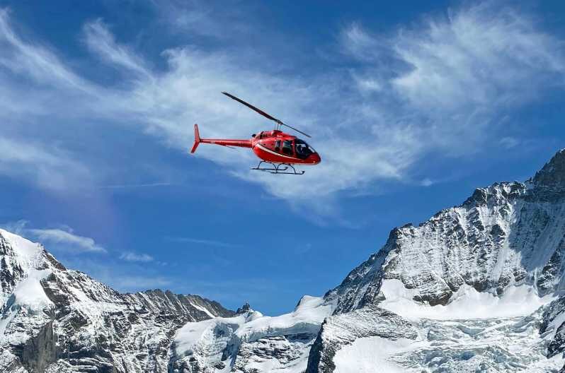 Exclusive helicopter-tour for 4 people to the Swiss Alps - An In-Depth Look at the Experience