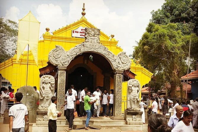 Exclusive : Historical Temple in Colombo countryside by TukTuk - Discovering the Temples of Colombo’s Countryside