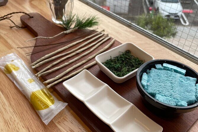 Exclusive Kanazawa Craft Bonsai Experience with Black Tile Pot - Is It Worth the Price?