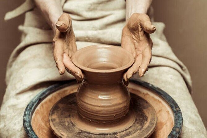 Exclusive Pottery Shop Tour - Key Points