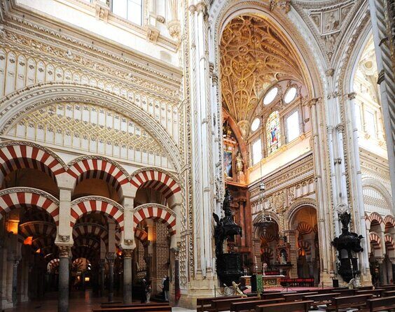 Exclusive visit to the Mosque with official guide. Small groups - Exploring the Mosque-Cathedral in Cordoba: An In-Depth Review of the Guided Tour