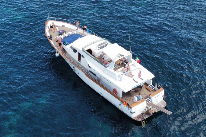 Excursion on Luxury Yacht Shalimar IV - Key Points