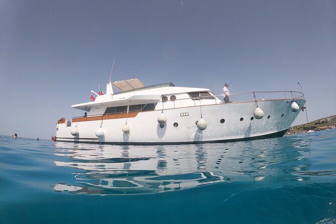 Excursion on Luxury Yacht Shalimar IV - A Deep Dive Into the Shalimar IV Experience