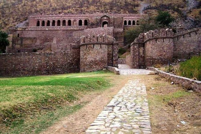 Excursion to Bhangarh Haunted Fort and Abaneri Step Well - Key Points