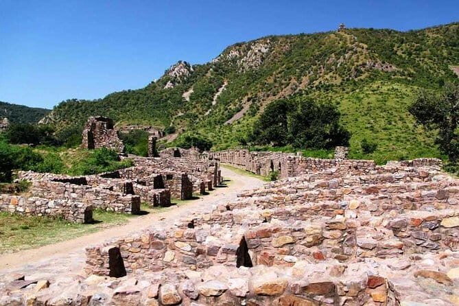 Excursion to Bhangarh Haunted Fort and Abaneri Step Well - Exploring the Haunted Bhangarh Fort