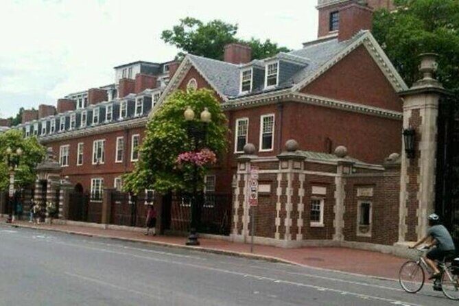 Excursion to Boston from New York - The Practical Aspects: Value, Comfort, and Logistics