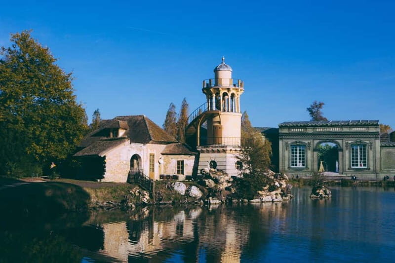 Excursion to discover the Versailles Monarchy - The Convenience of Door-to-Door Transportation