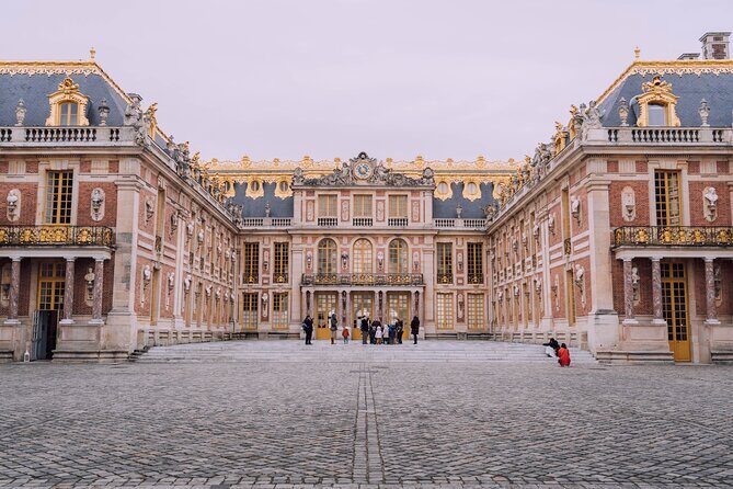 Excursion to discover the Versailles Monarchy - Key Points