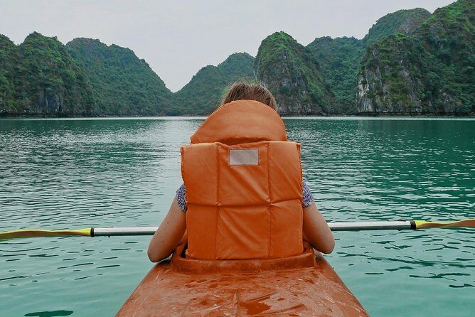 Excursion to Ha Long Bay with Titop Island and kayaking in Luon Cave - The Essentials at a Glance