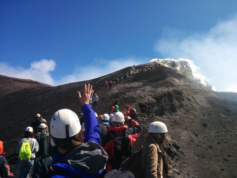 Excursion to summit craters with lunch and wine tour - Key Points
