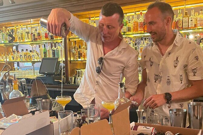 Experience Cocktail Mixing in Los Angeles - A Closer Look at the Cocktail Class Experience