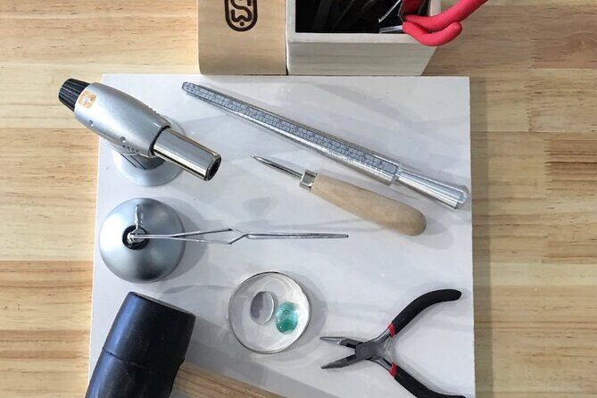 Experience Create your own jewelry workshop for beginners - What’s Included and Extra Costs