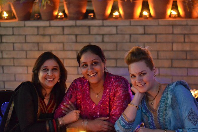 Experience Diwali: Celebrate with a Local Indian Family in Mumbai - Key Points