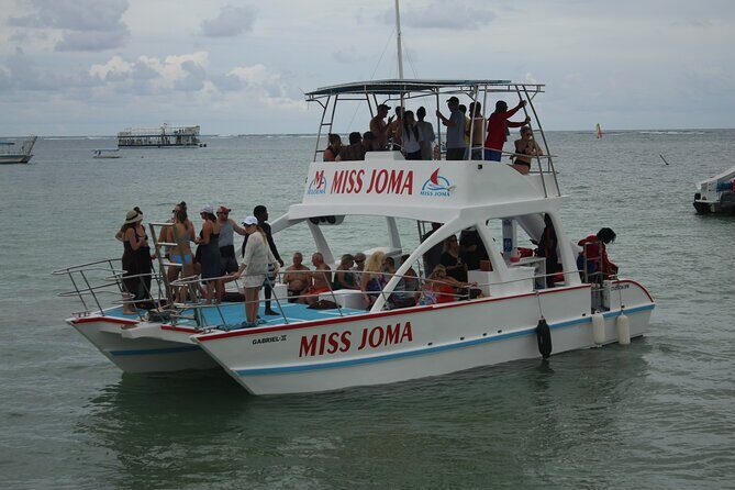 Experience for families and friends by private boat with pick-up - Who Is This Tour Best For?